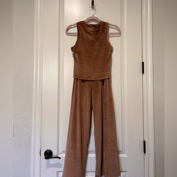 SKIMS | Pants & Jumpsuits | Skims Teddy Bear Brown Velour Lounge Set ...